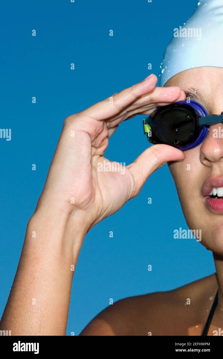 Adjusting goggles hi-res stock photography and images - Alamy