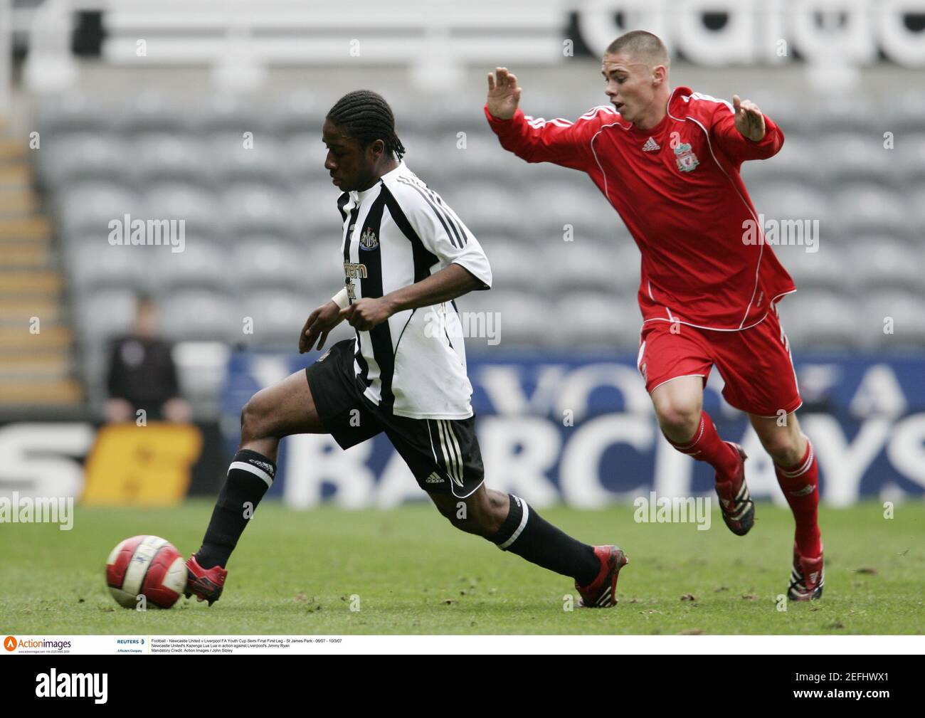 Newcastle uniteds kazenga lua lua hi-res stock photography and images ...
