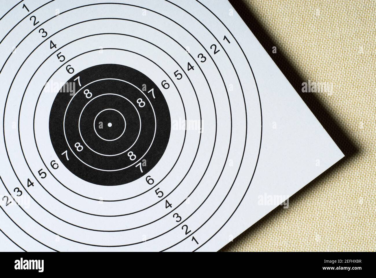 Eye target circle hi-res stock photography and images - Alamy