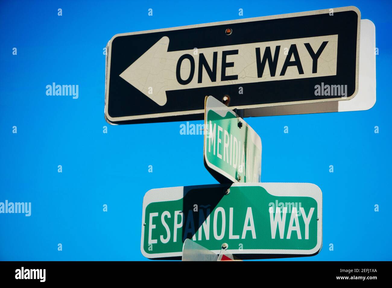 Orthographic arrow hi-res stock photography and images - Alamy