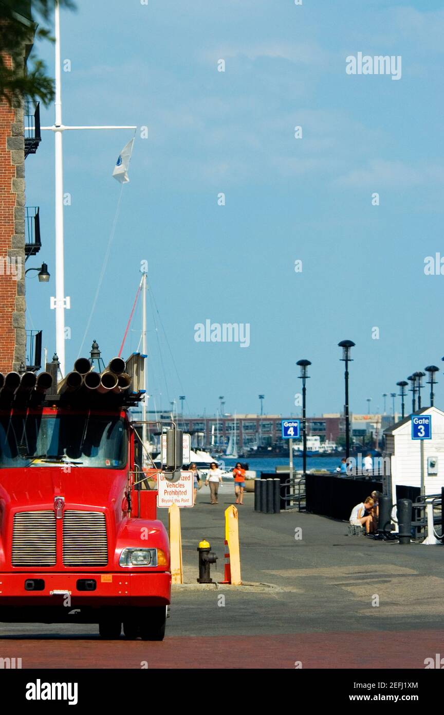 Truck carrying pipes hi-res stock photography and images - Alamy