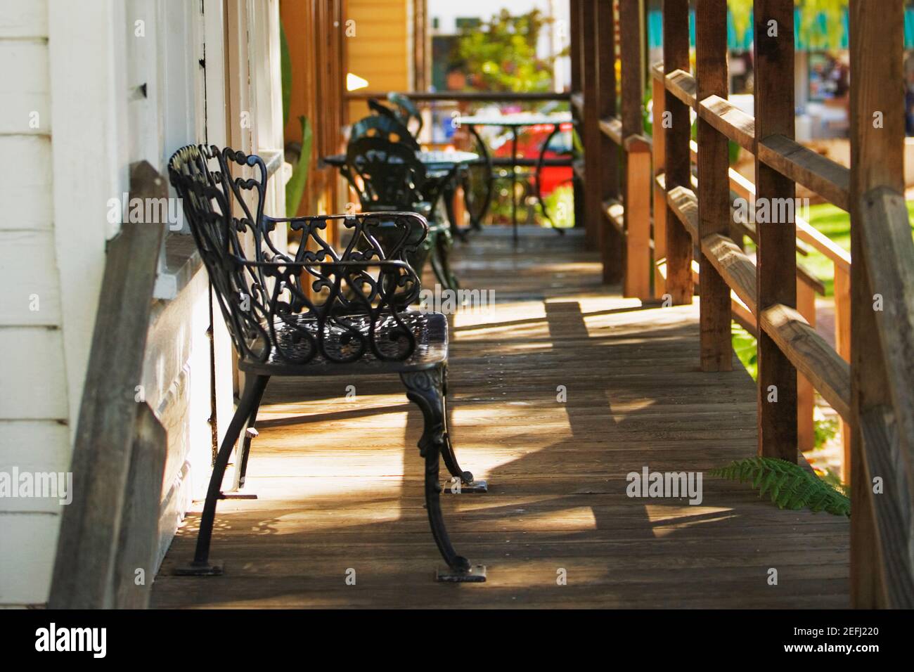 Profile of bench hi-res stock photography and images - Alamy