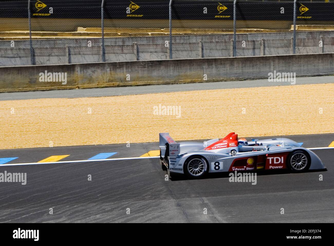 Car race track from above hi-res stock photography and images - Alamy