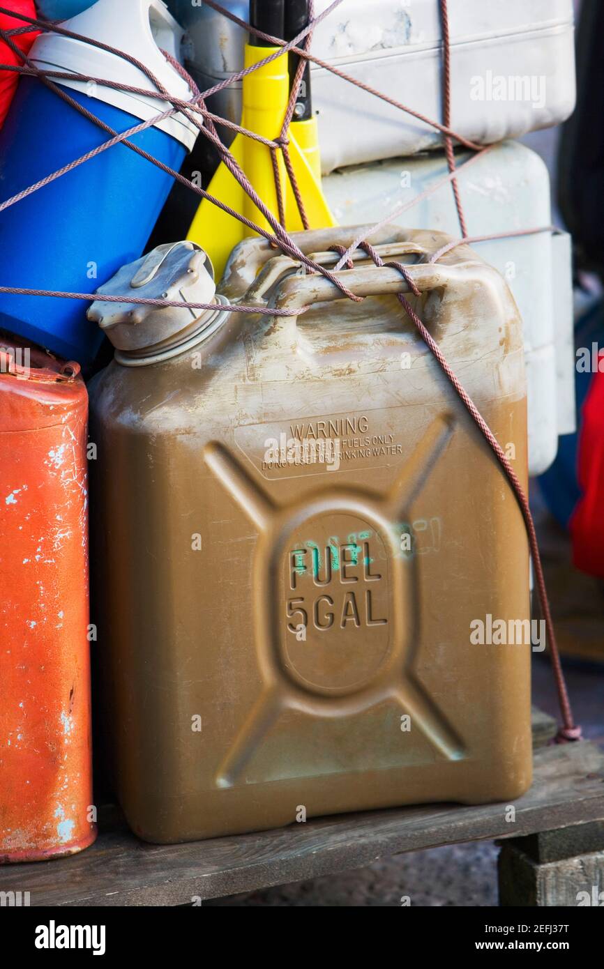 Oil cans still life hi-res stock photography and images - Alamy