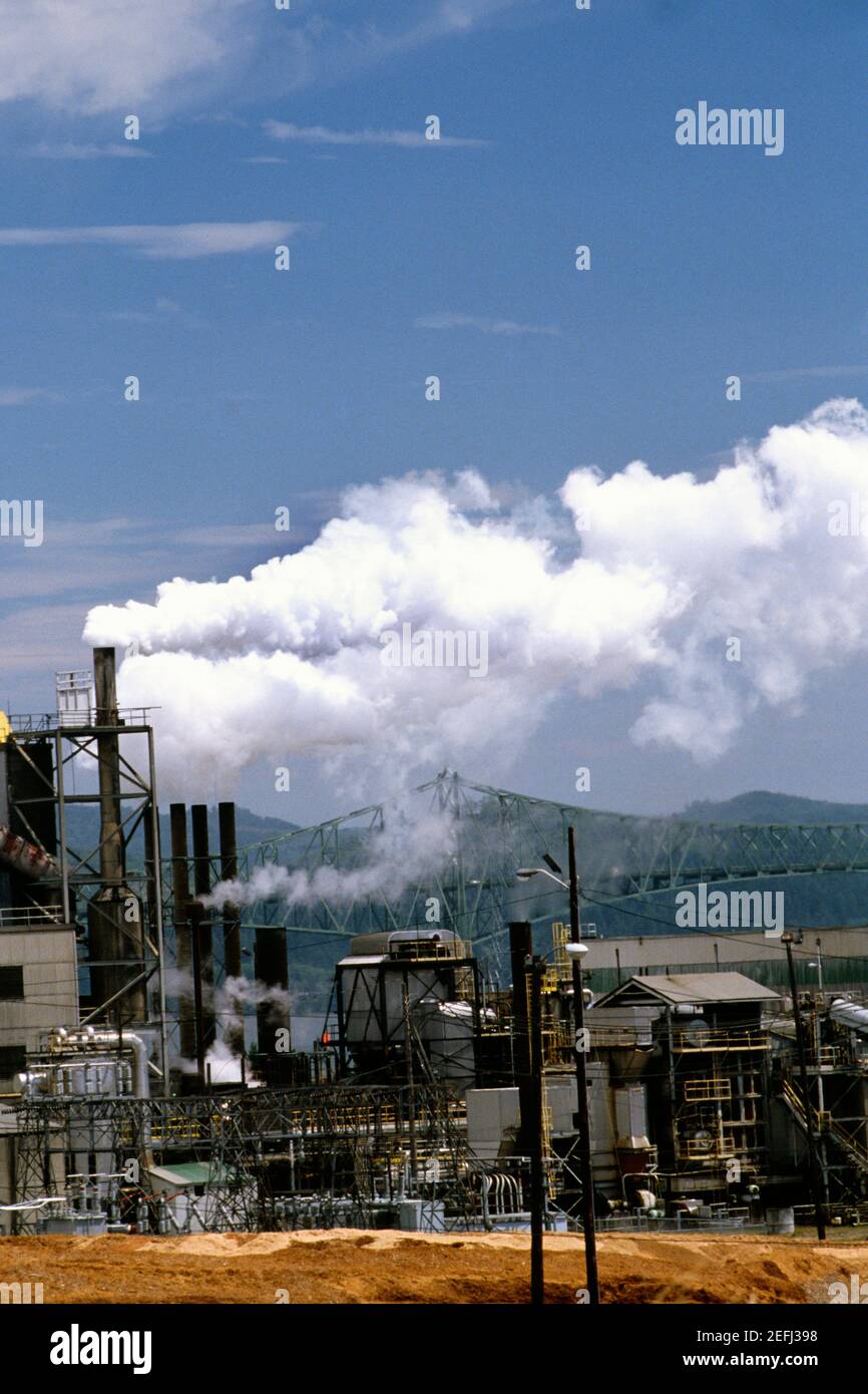 Air pollution at a paper mill, North Benol, Oregon, USA Stock Photo - Alamy