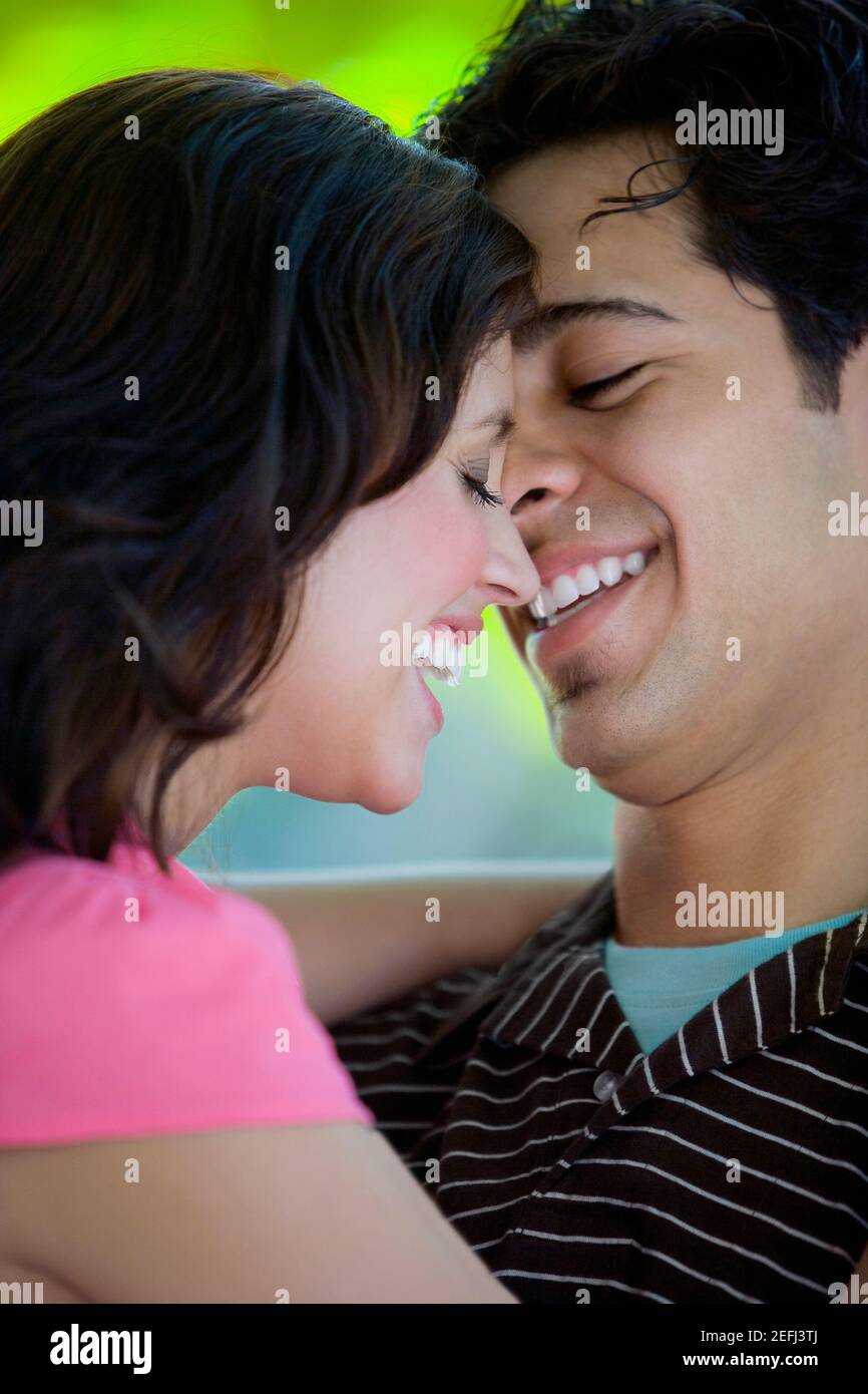 Couple date 20 30 hi-res stock photography and images - Alamy
