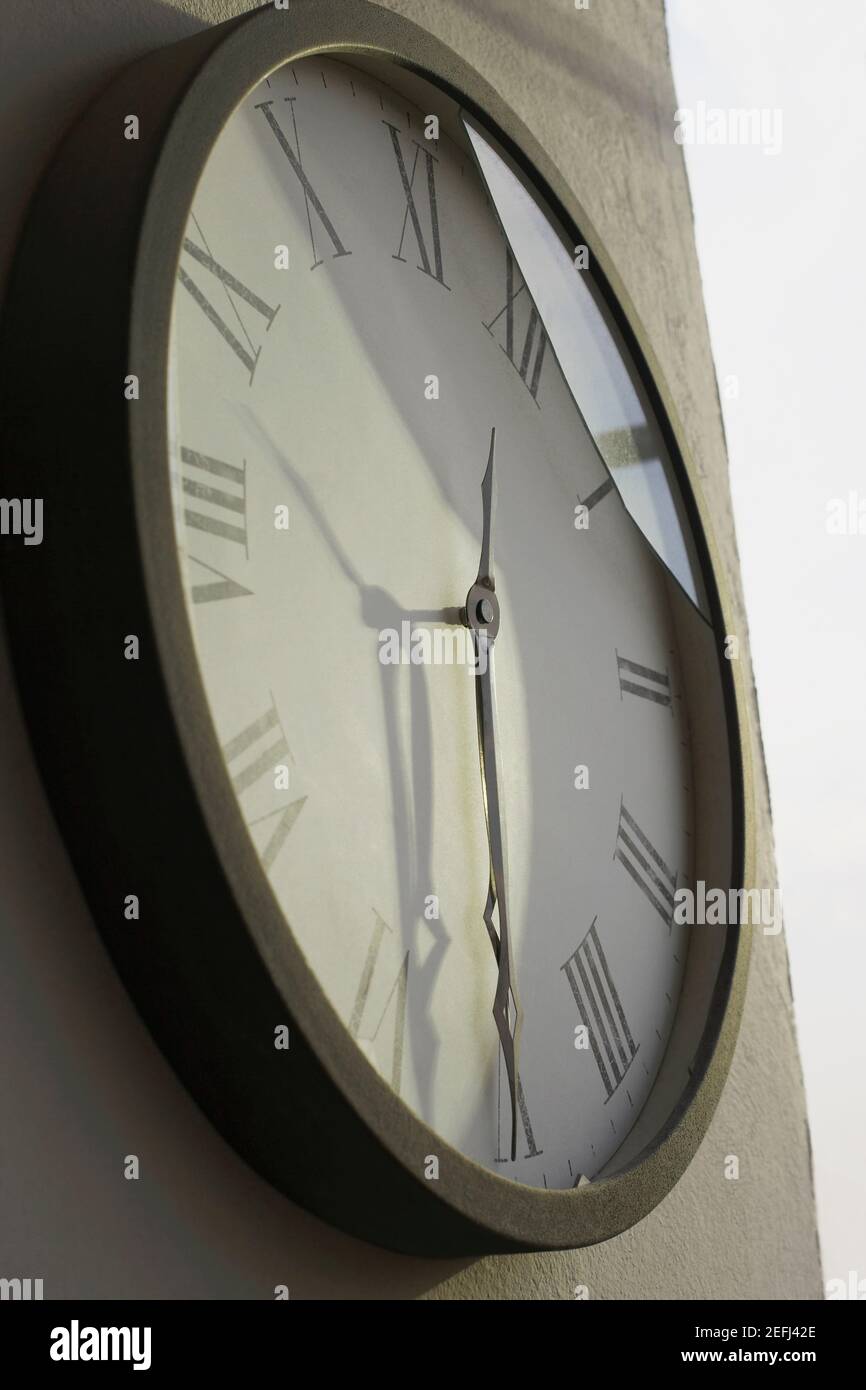 Clock face close up hi-res stock photography and images - Alamy