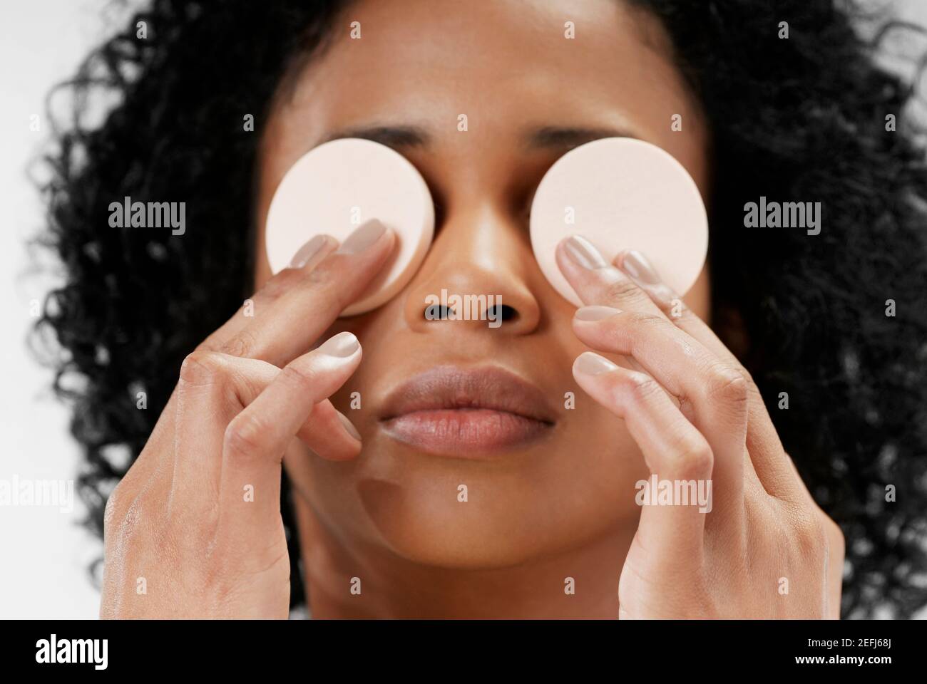 Body puffs hi-res stock photography and images - Alamy
