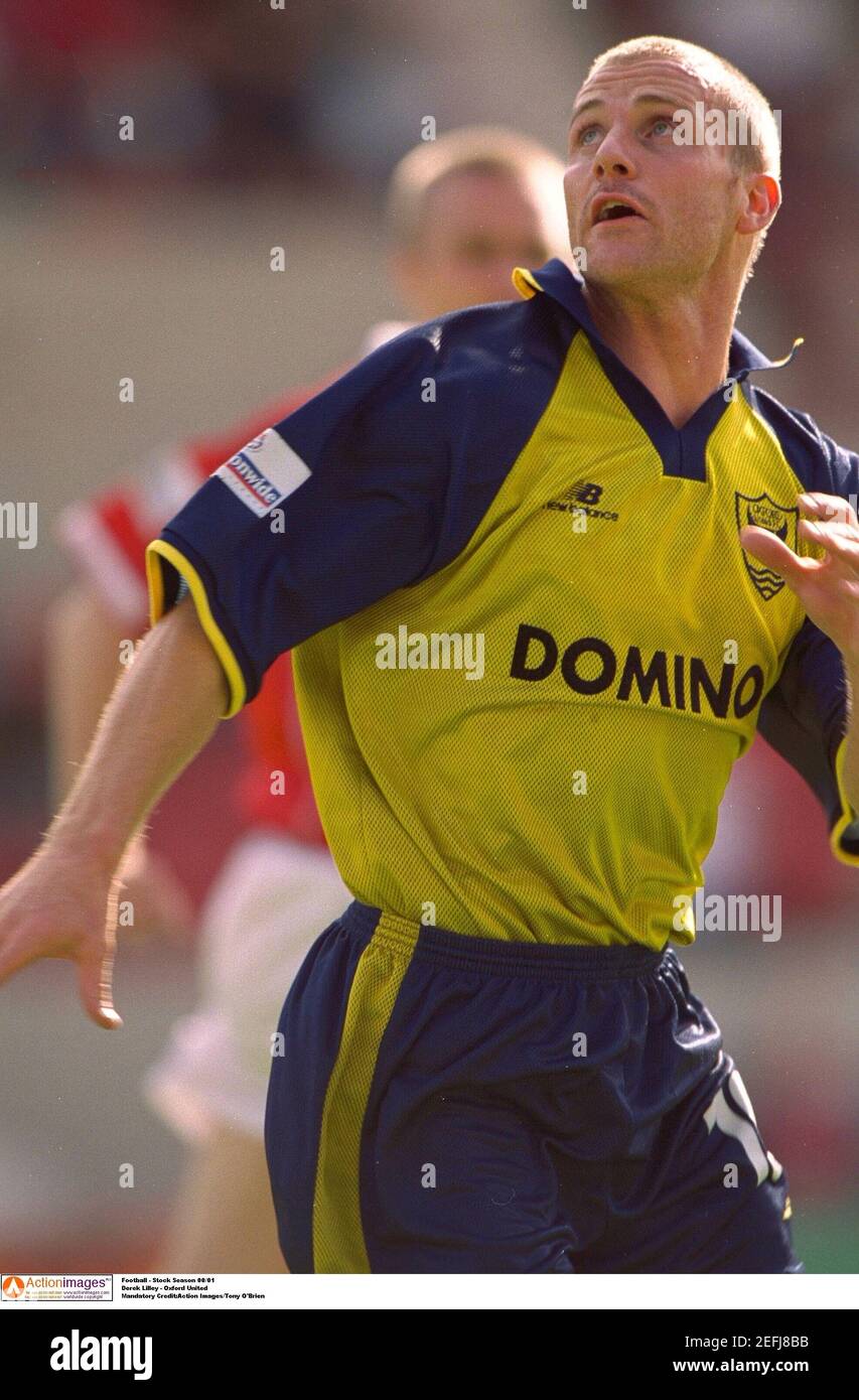 Football action derek lilley hi-res stock photography and images - Alamy