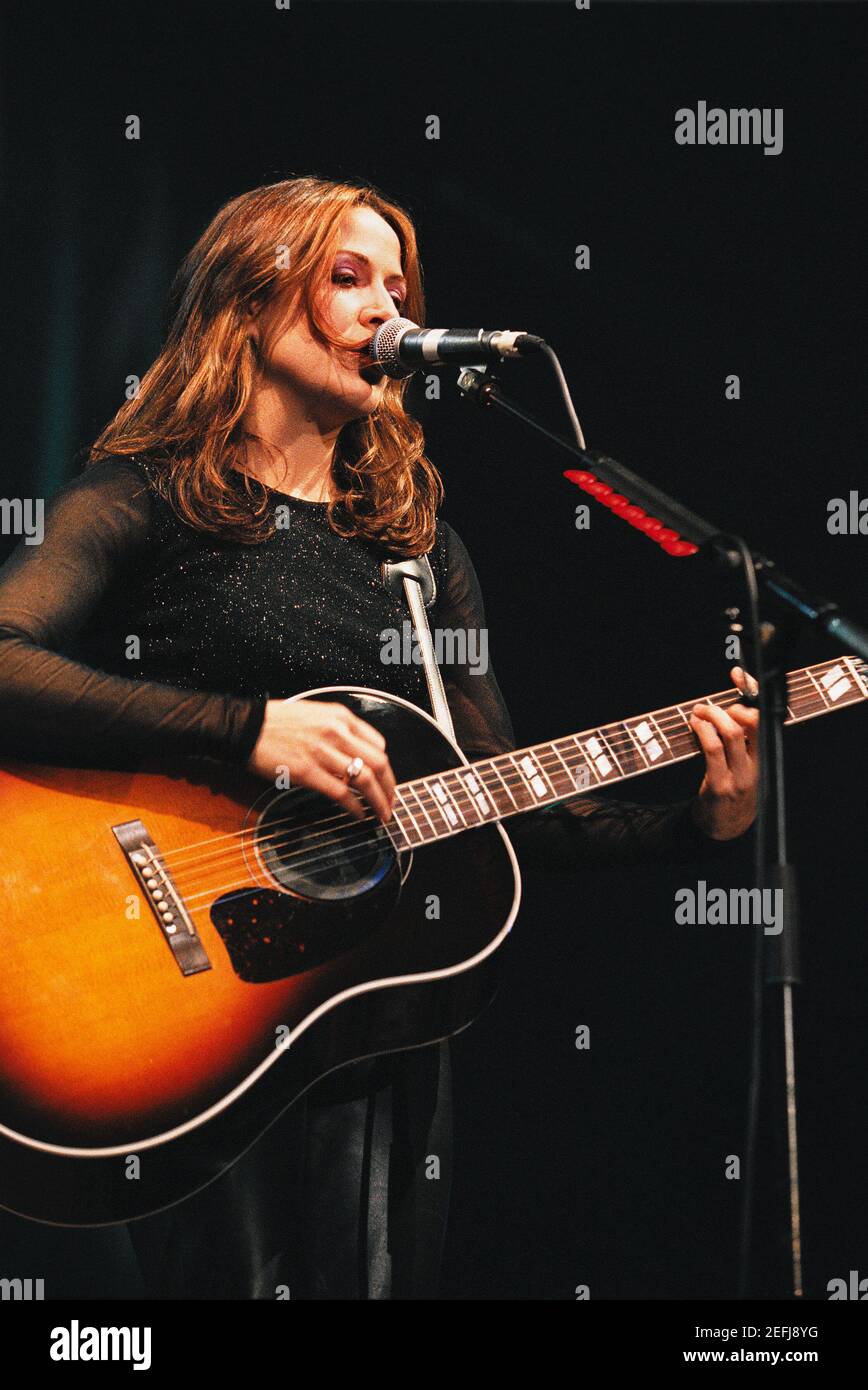 Sheryl crow 1997 hi-res stock photography and images - Alamy