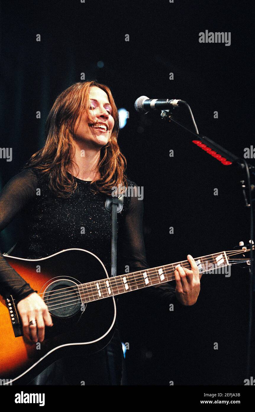 Sheryl crow 1997 hi-res stock photography and images - Alamy
