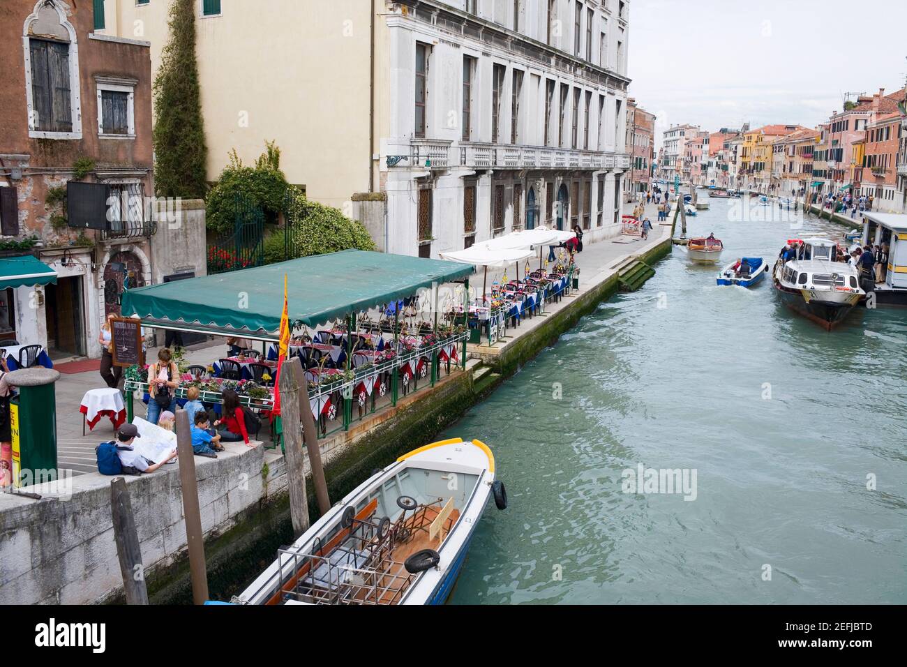 Italian waterfront dining hi-res stock photography and images - Alamy