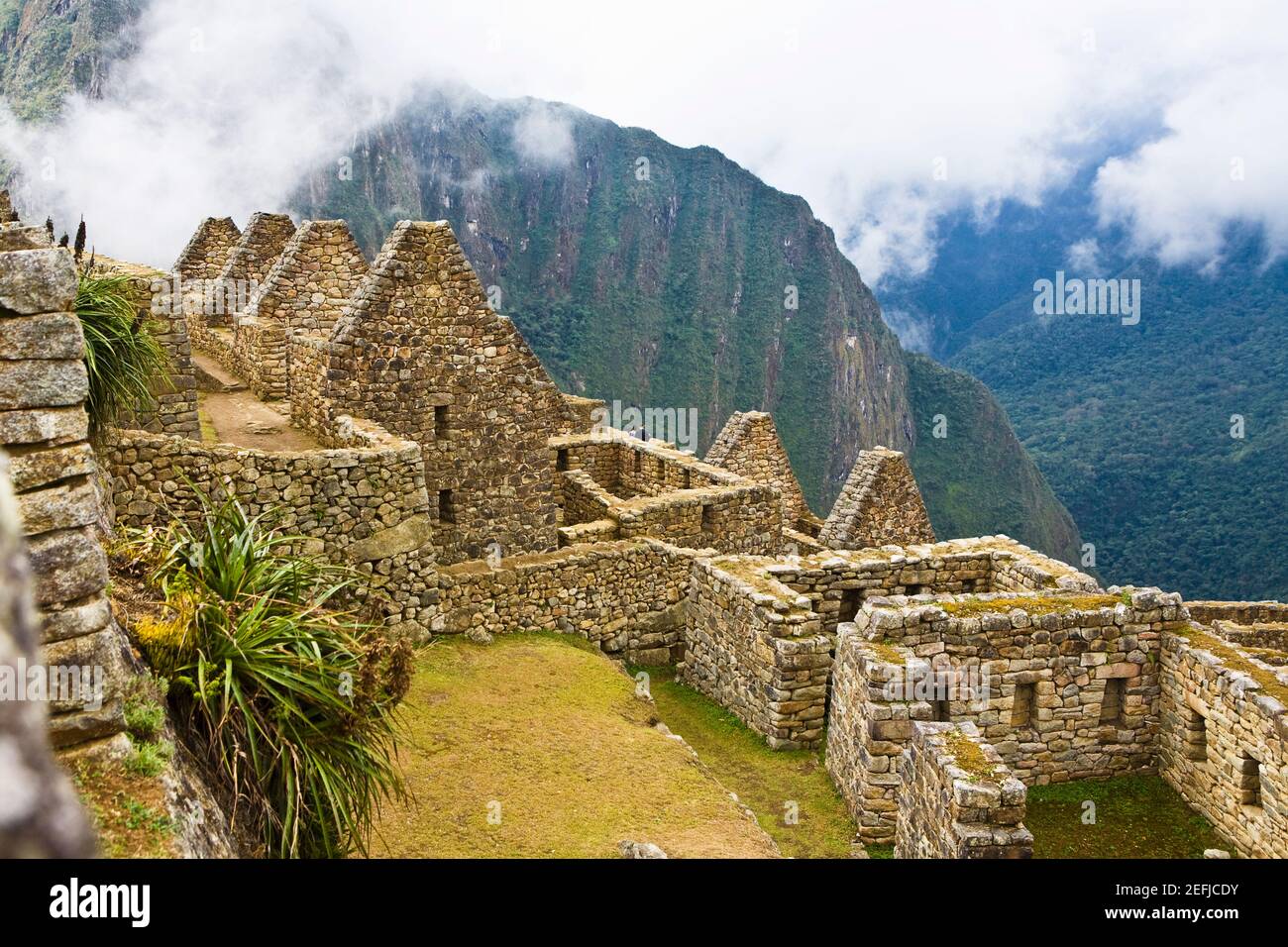 Inca military ruins hi-res stock photography and images - Alamy