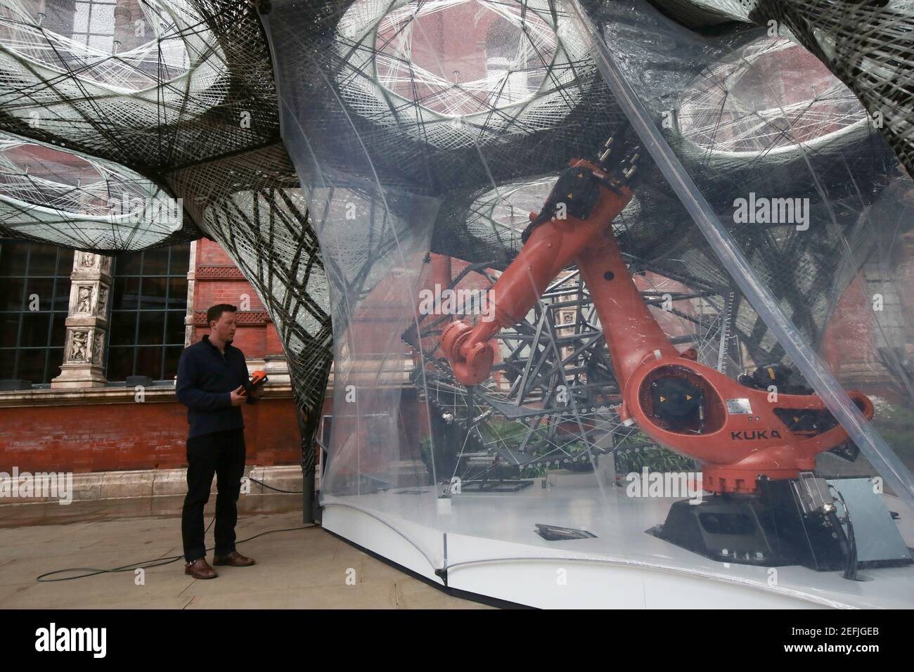 The robot that created a new garden installation for the V&A Museum ...