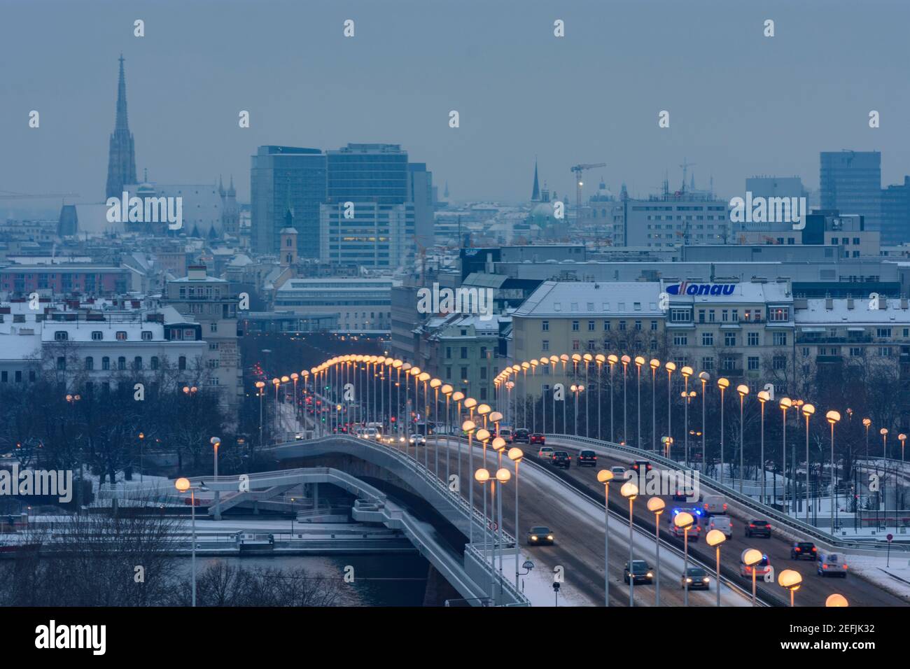 Wien, Vienna: fresh snow in Vienna city center, river Donau (Danube ...