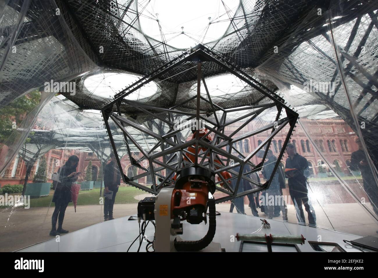 The robot that created a new garden installation for the V&A Museum ...