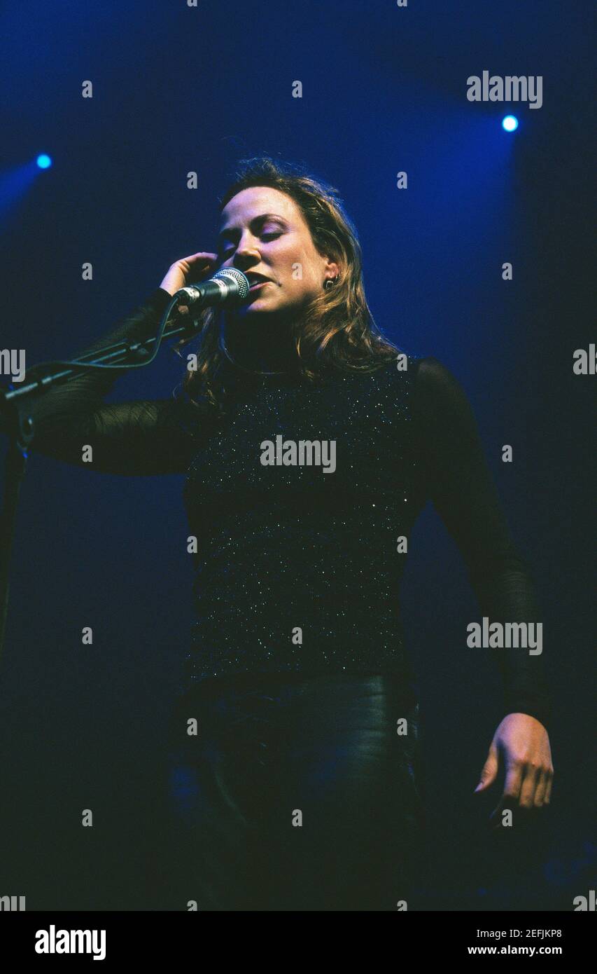 Sheryl crow 1997 hi-res stock photography and images - Alamy