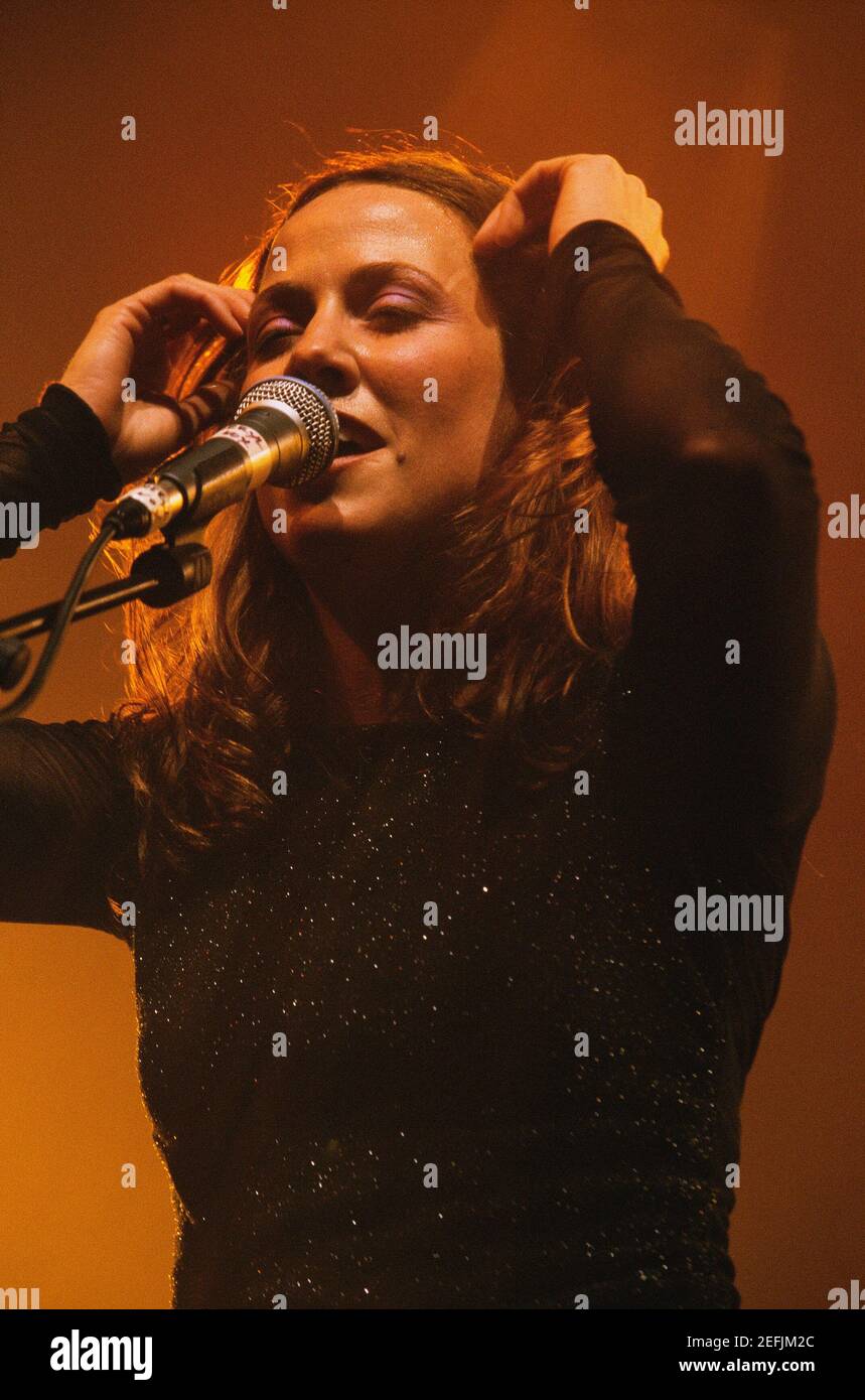 Sheryl crow 1997 hi-res stock photography and images - Alamy
