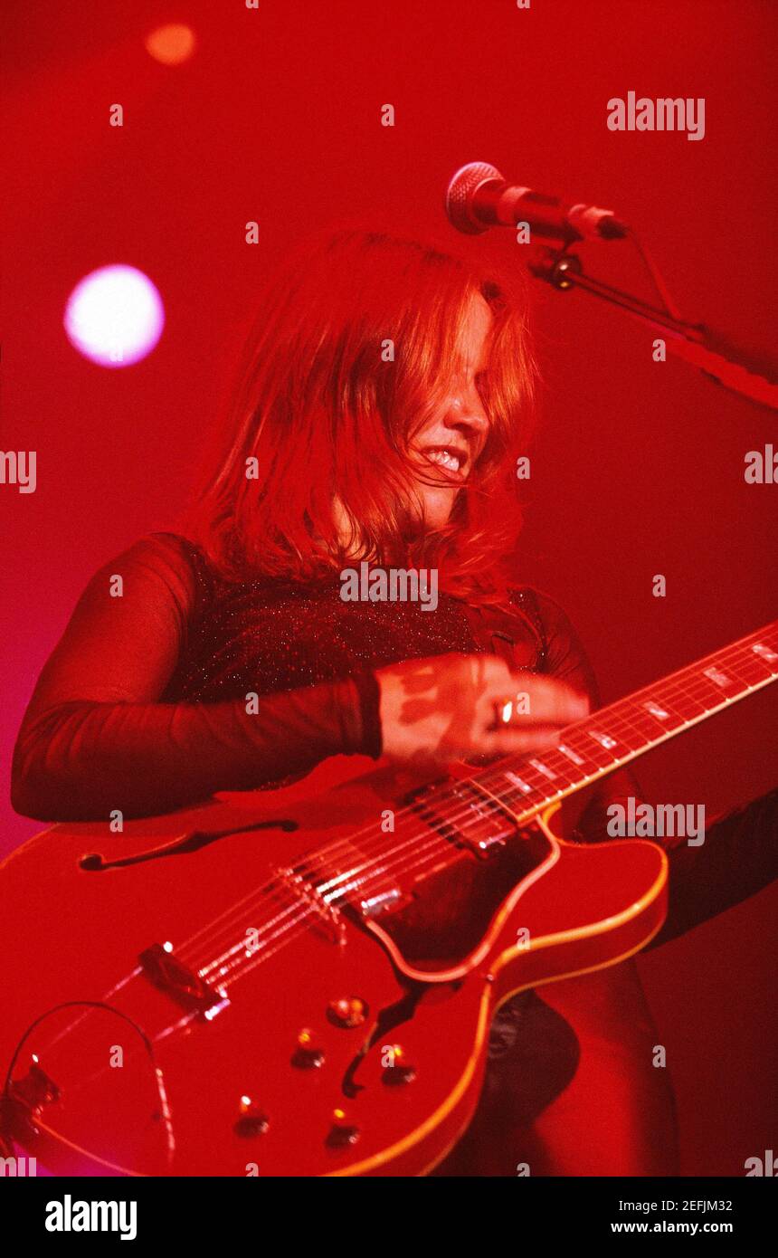 Sheryl crow 1997 hi-res stock photography and images - Alamy