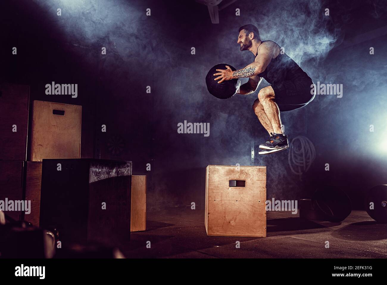 Fit in a box hi-res stock photography and images - Alamy