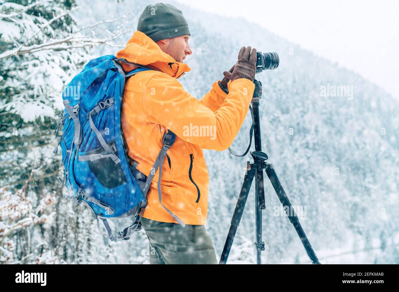 Focussing camera hi-res stock photography and images - Alamy
