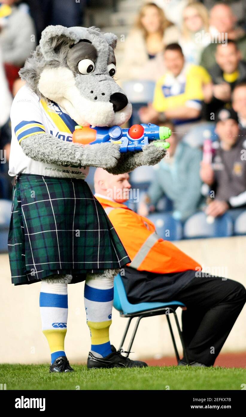 Warrington Wolves Mascot High Resolution Stock Photography and Images ...
