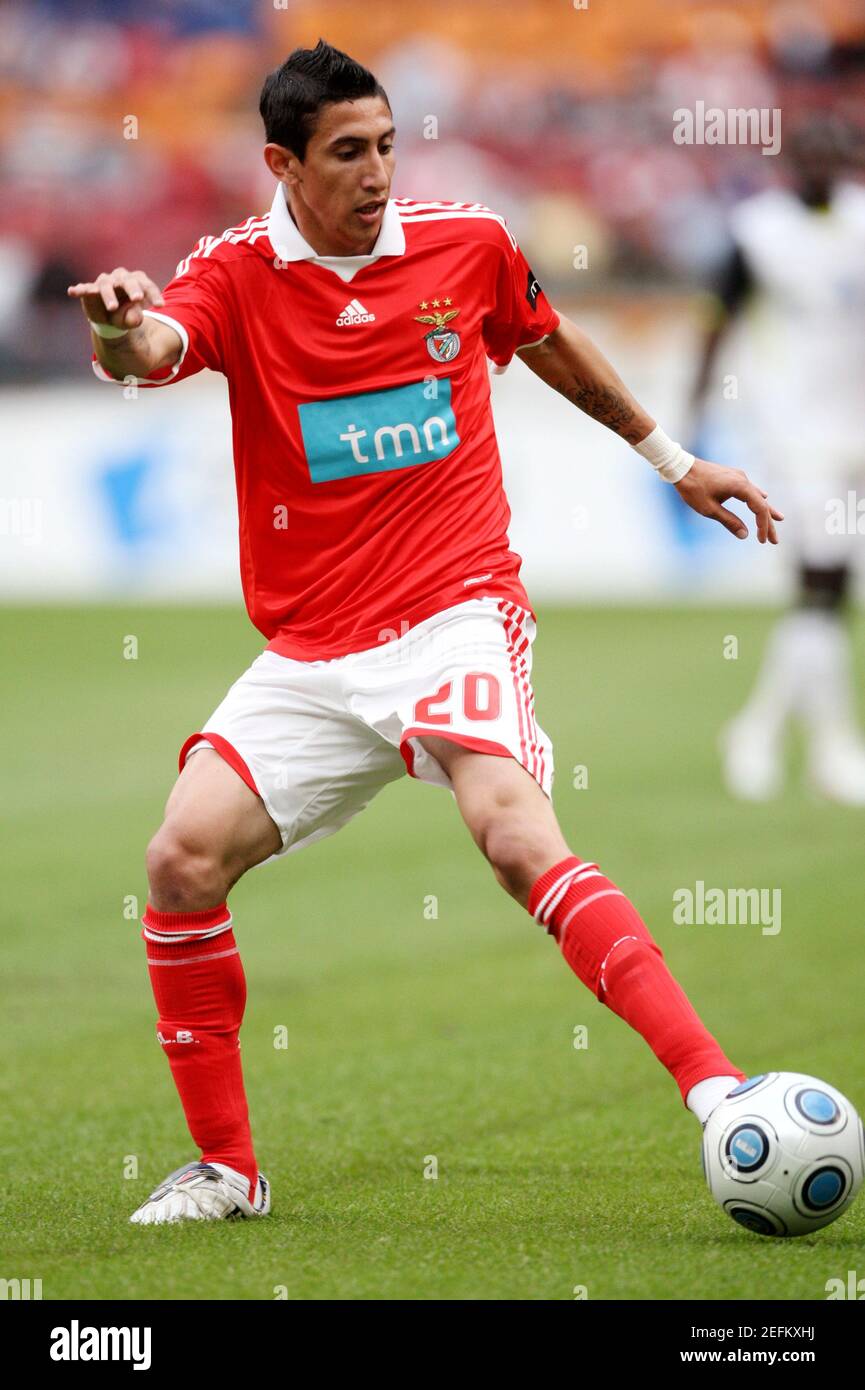Di maria benfica hi-res stock photography and images - Alamy