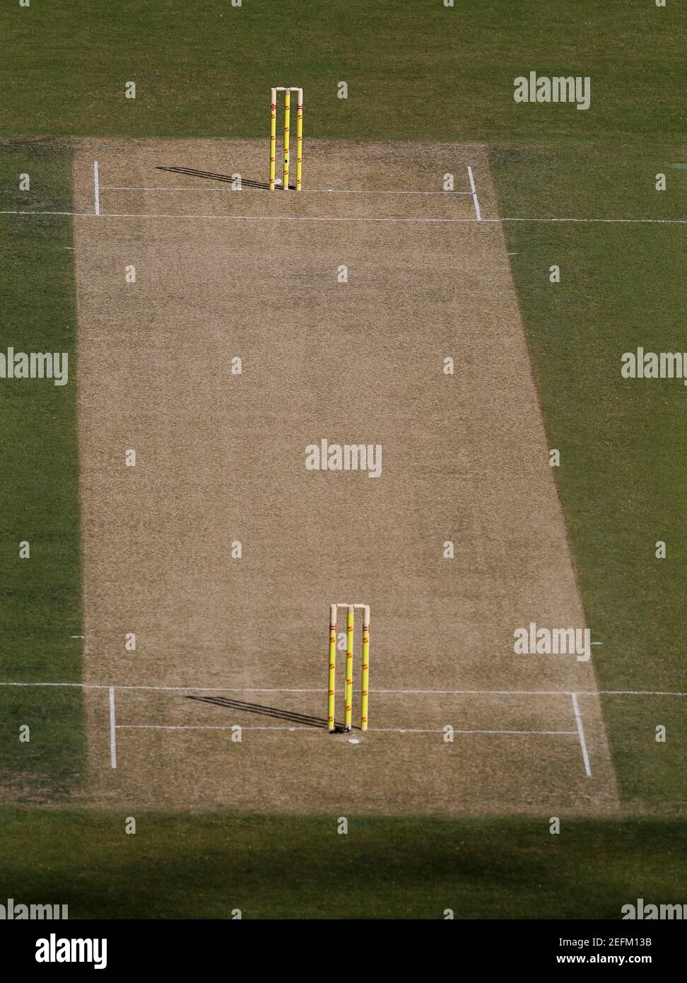 General view of the cricket stumps hi-res stock photography and images ...