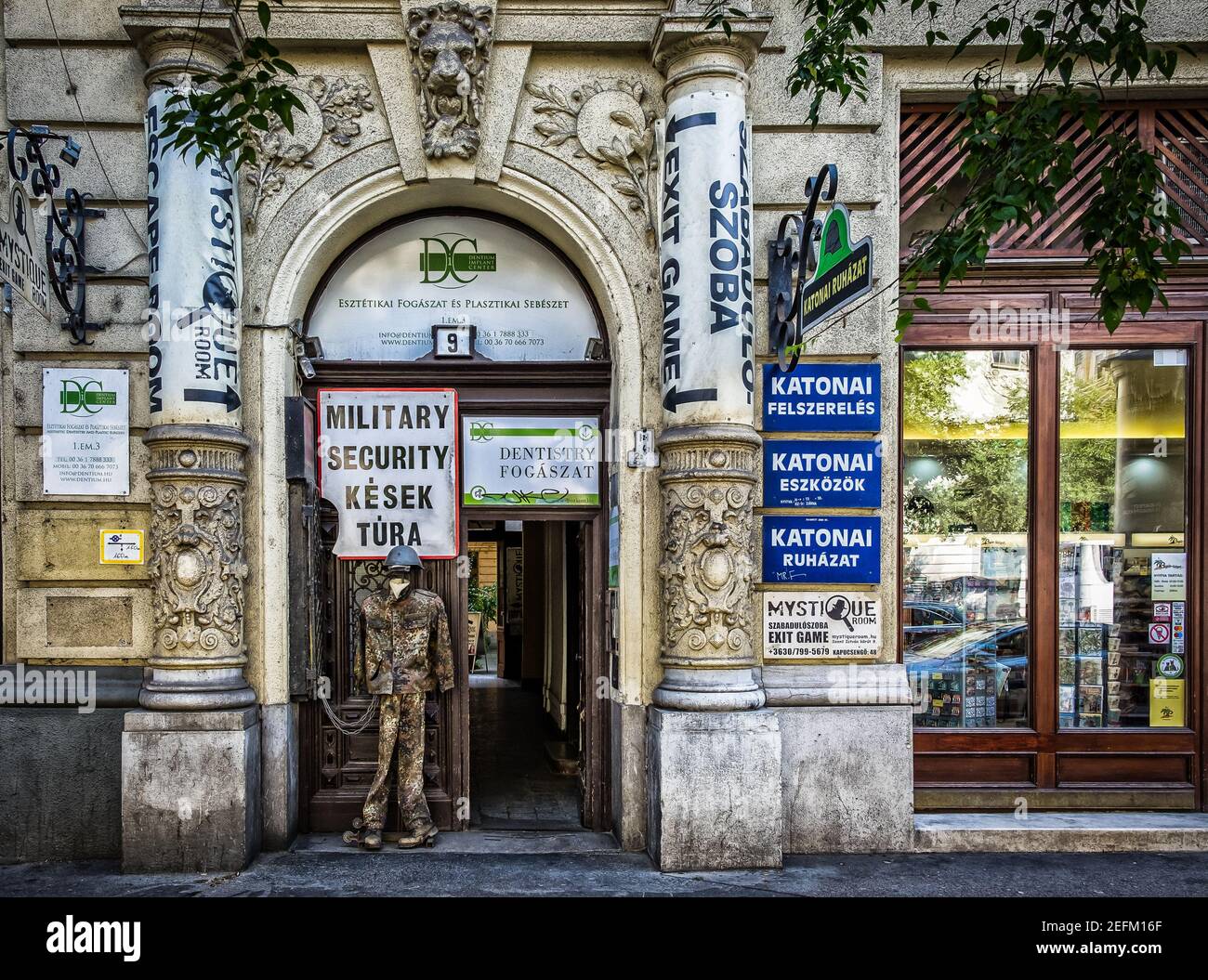 Entrance building hi-res stock photography and images - Alamy