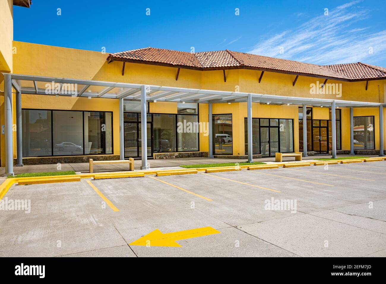 Empty Lease Space in Abandoned Shopping Center Stock Photo - Alamy