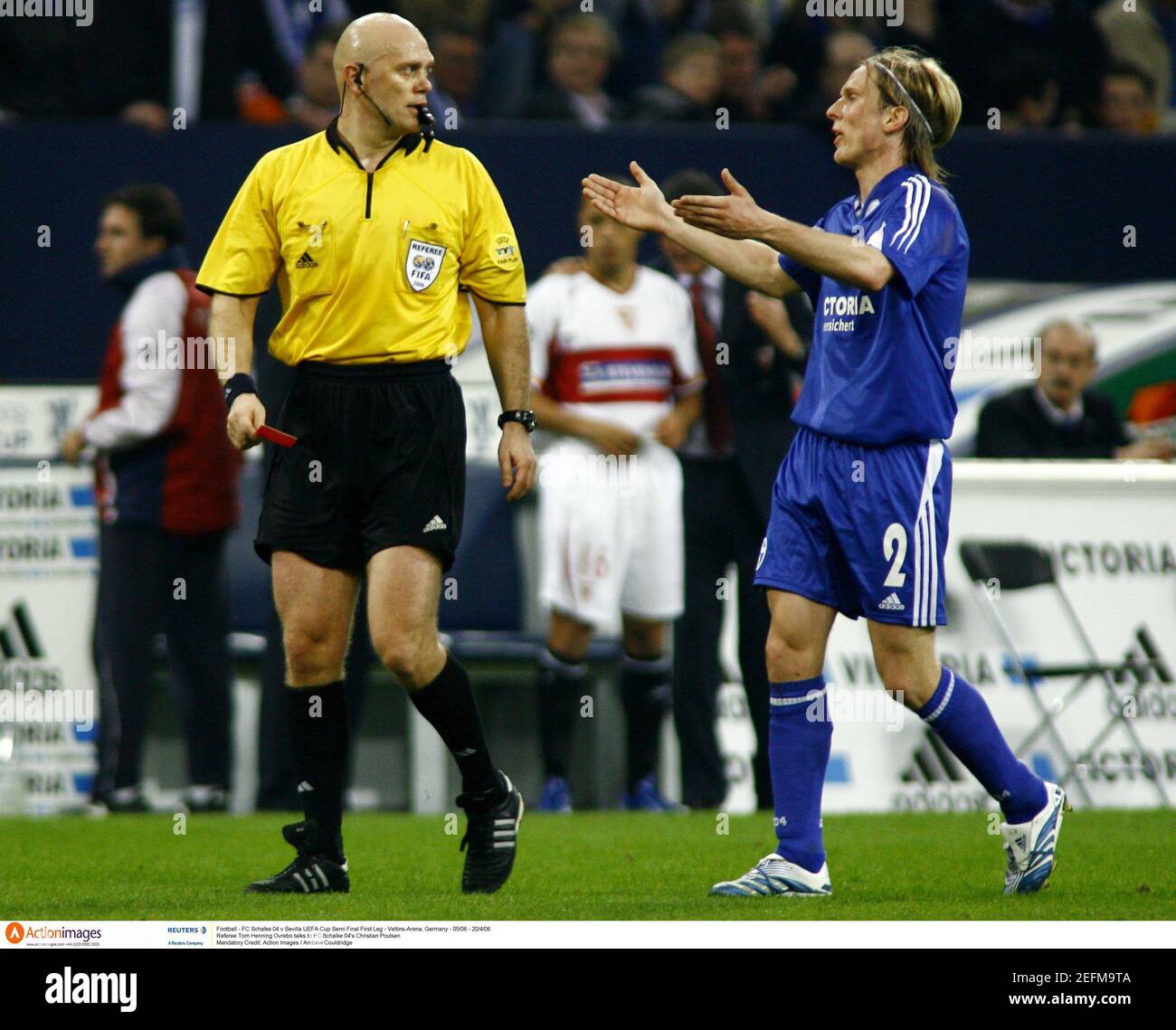 Referee tom henning ovrebo hi-res stock photography and images - Alamy