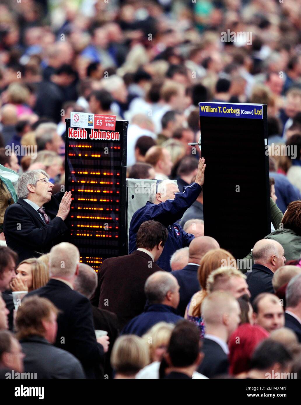 Haydock park races hi-res stock photography and images - Alamy