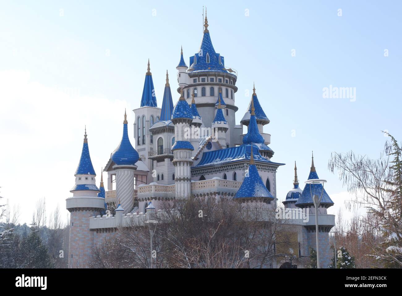 Medieval castle in snow hi-res stock photography and images - Alamy