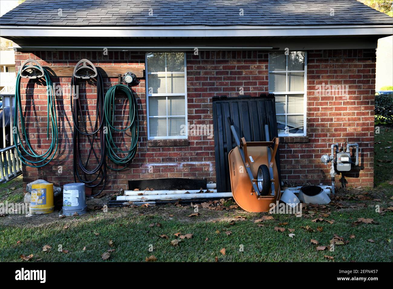 Old red brick storage shed Stock Photo - Alamy