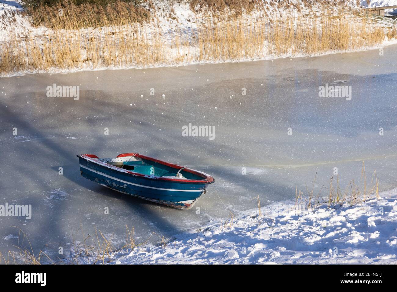 Green fishing rowing row boat hi-res stock photography and images - Alamy