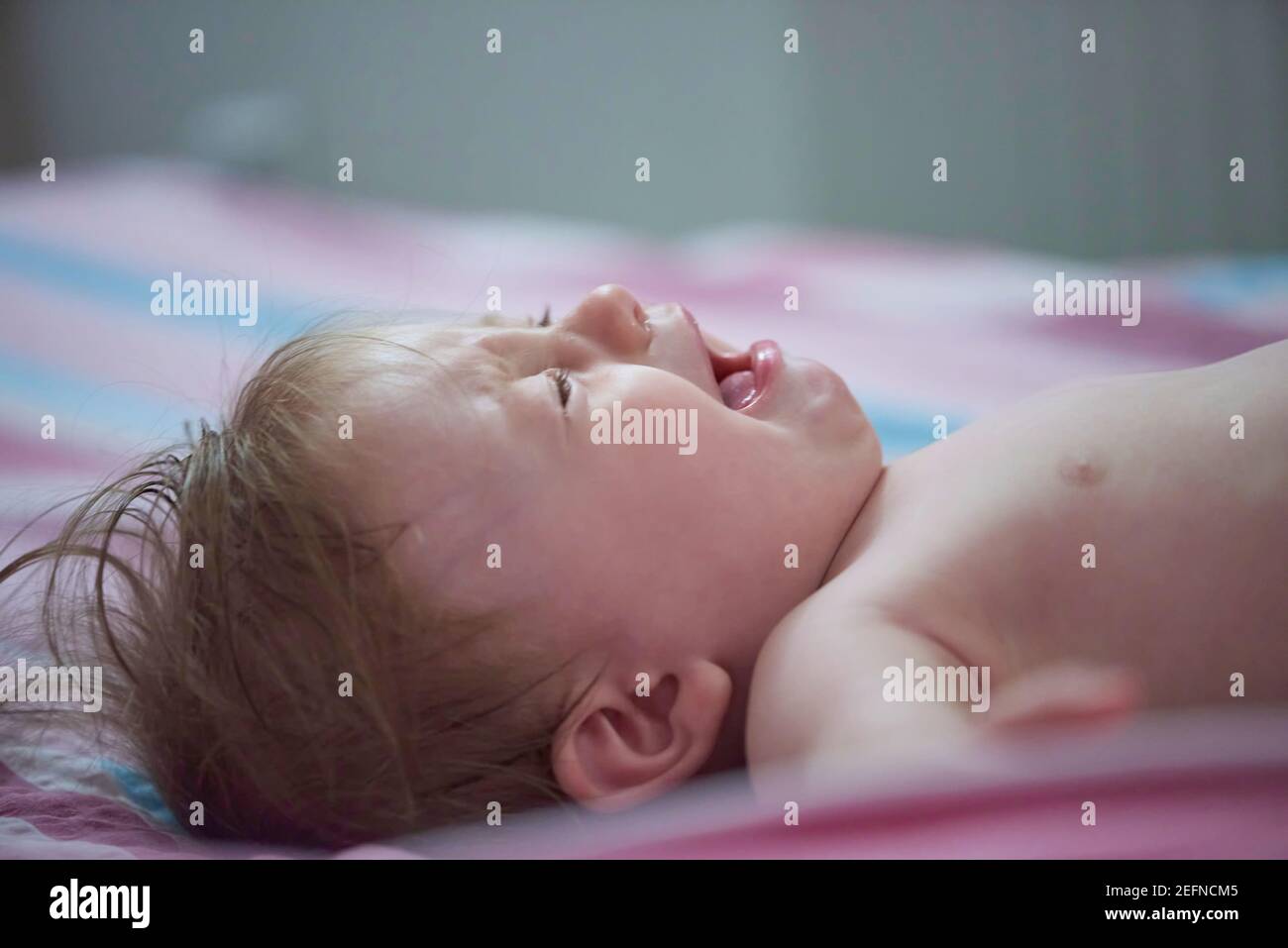 little baby crying and screaming Stock Photo - Alamy