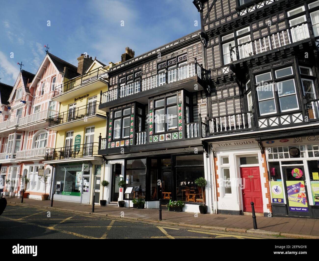 Elizabethan buildings line the Embankment at Dartmouth, Devon Stock ...