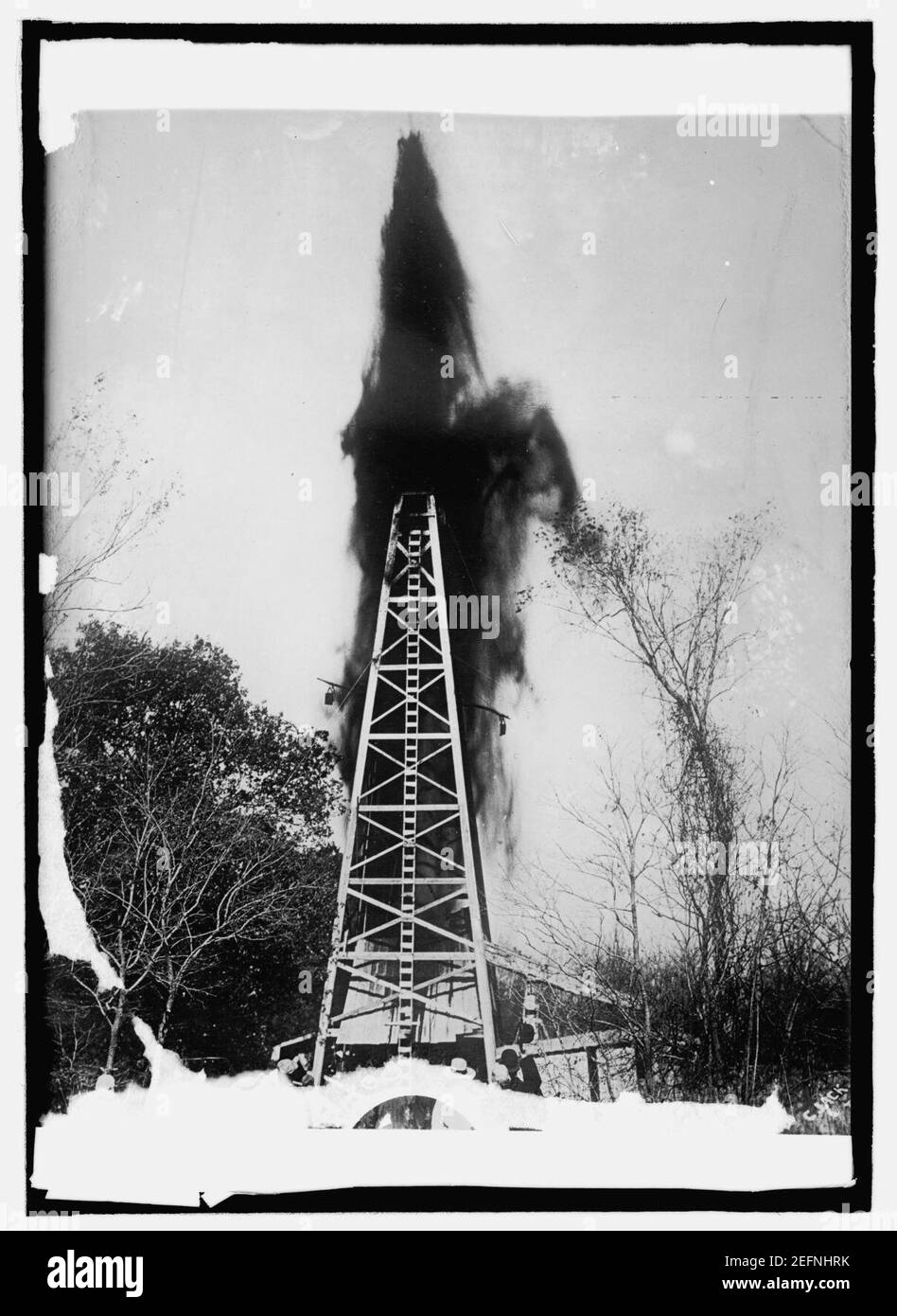 Vintage oil well Black and White Stock Photos & Images - Alamy