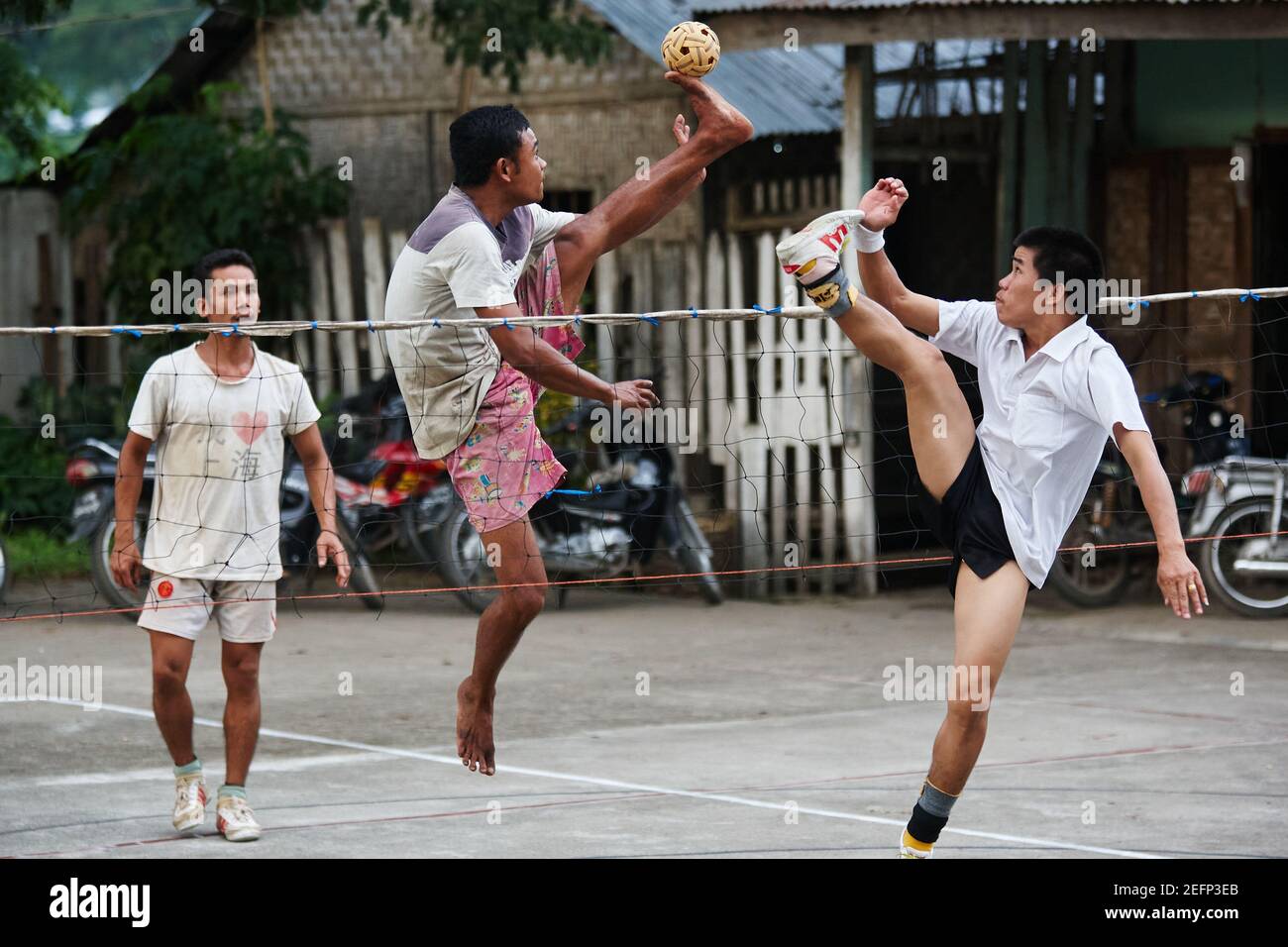 Sepak takraw players hi-res stock photography and images - Alamy