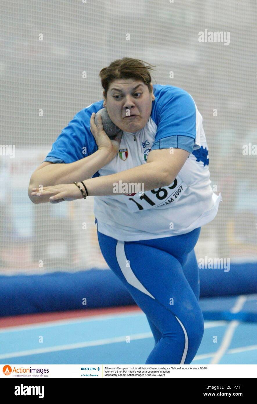 Italys assunta legnante in action hi-res stock photography and images ...