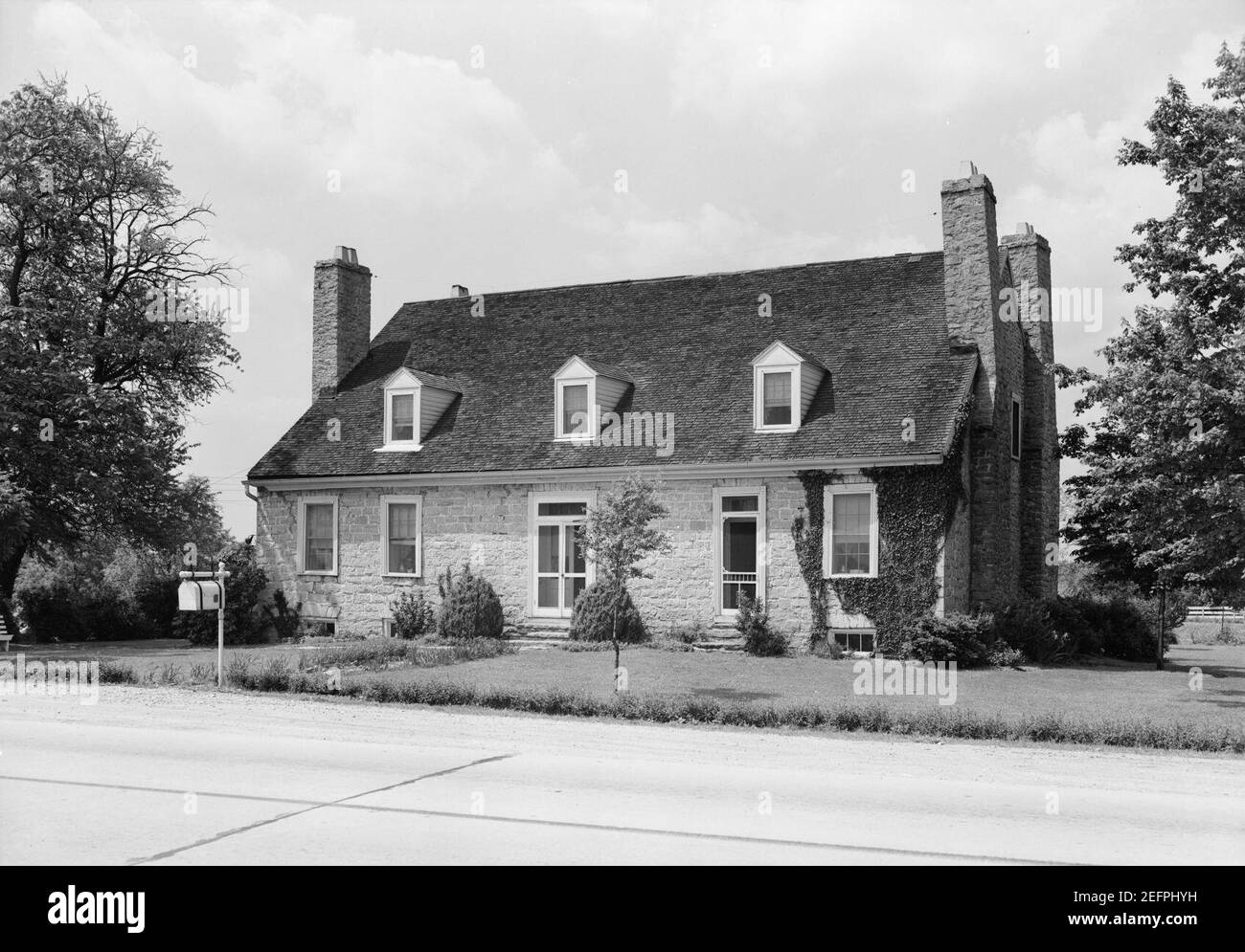 Old Stone Inn Stock Photo - Alamy