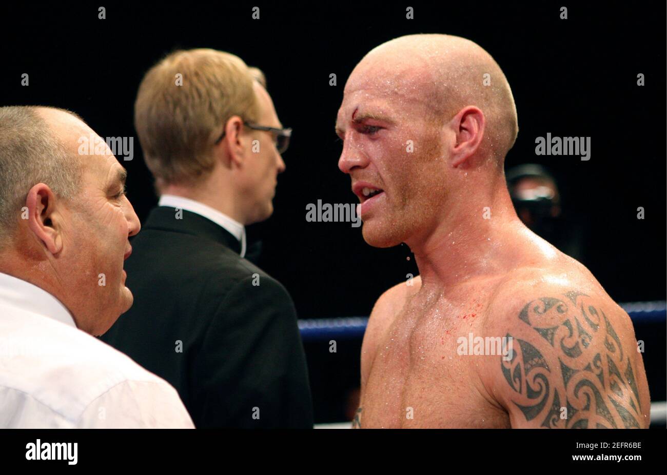 Sport boxing action brian magee hi-res stock photography and images - Alamy