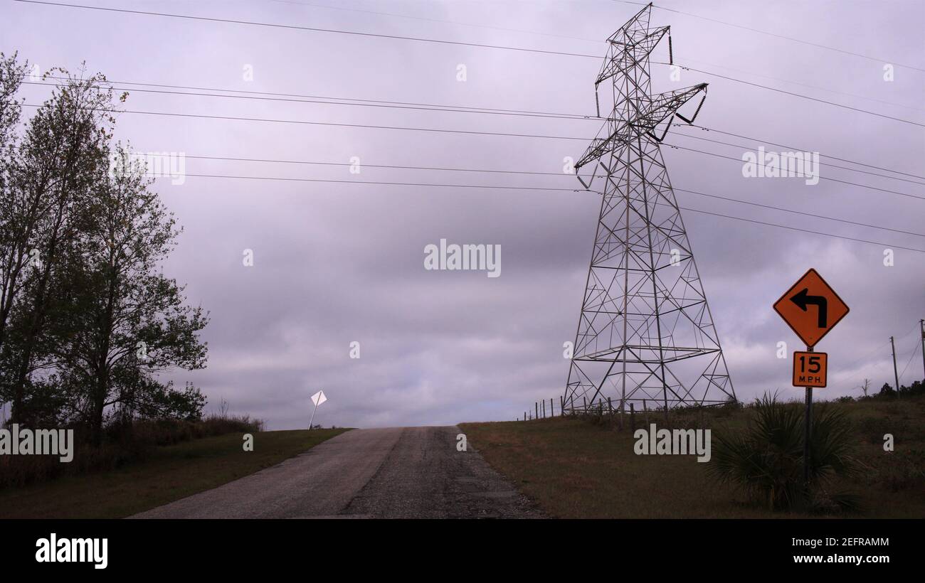 Transmission power line high voltage hi-res stock photography and ...