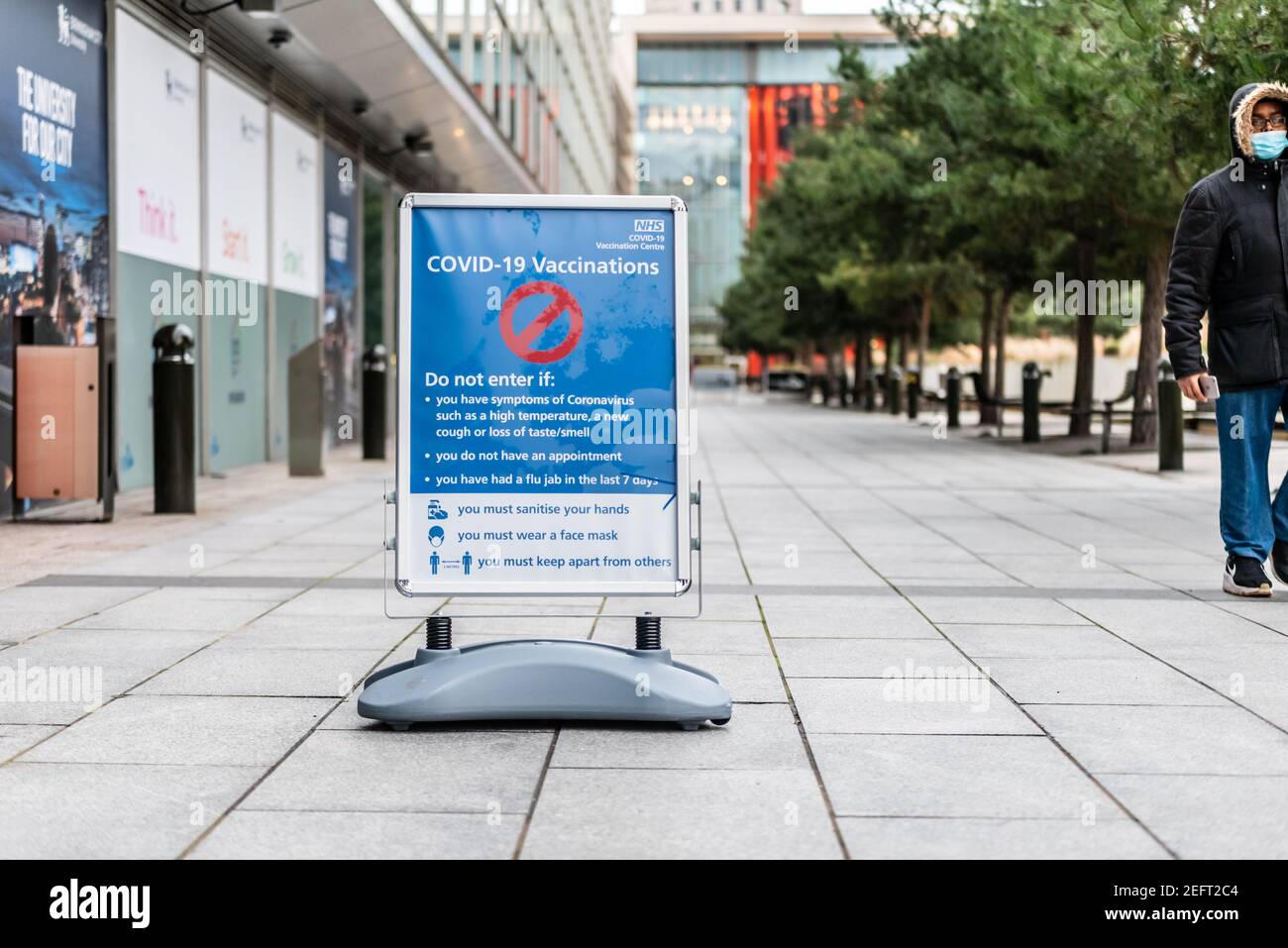 Vaccination sign hi-res stock photography and images - Alamy