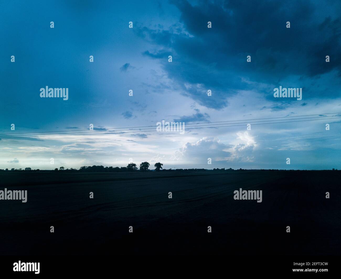 Far away trees hi-res stock photography and images - Alamy