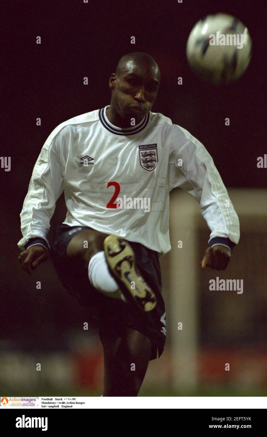 Sol campbell england hi-res stock photography and images - Alamy