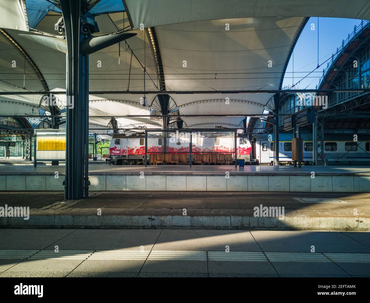 Wroclaw platform hi-res stock photography and images - Alamy