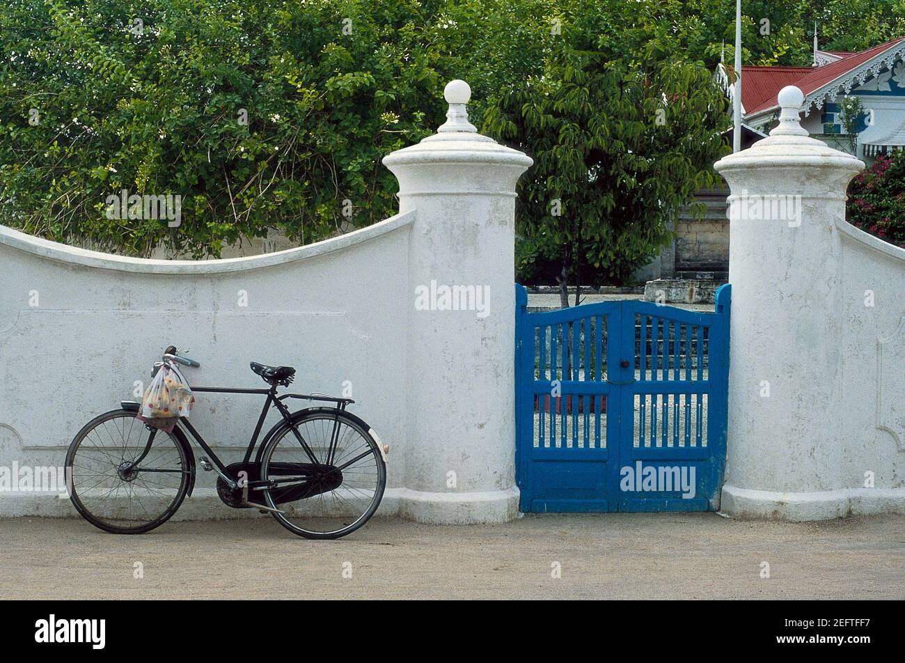 Secondary Entrance Mulee-Aage - Male - Maldives 1987 (Photo on ...