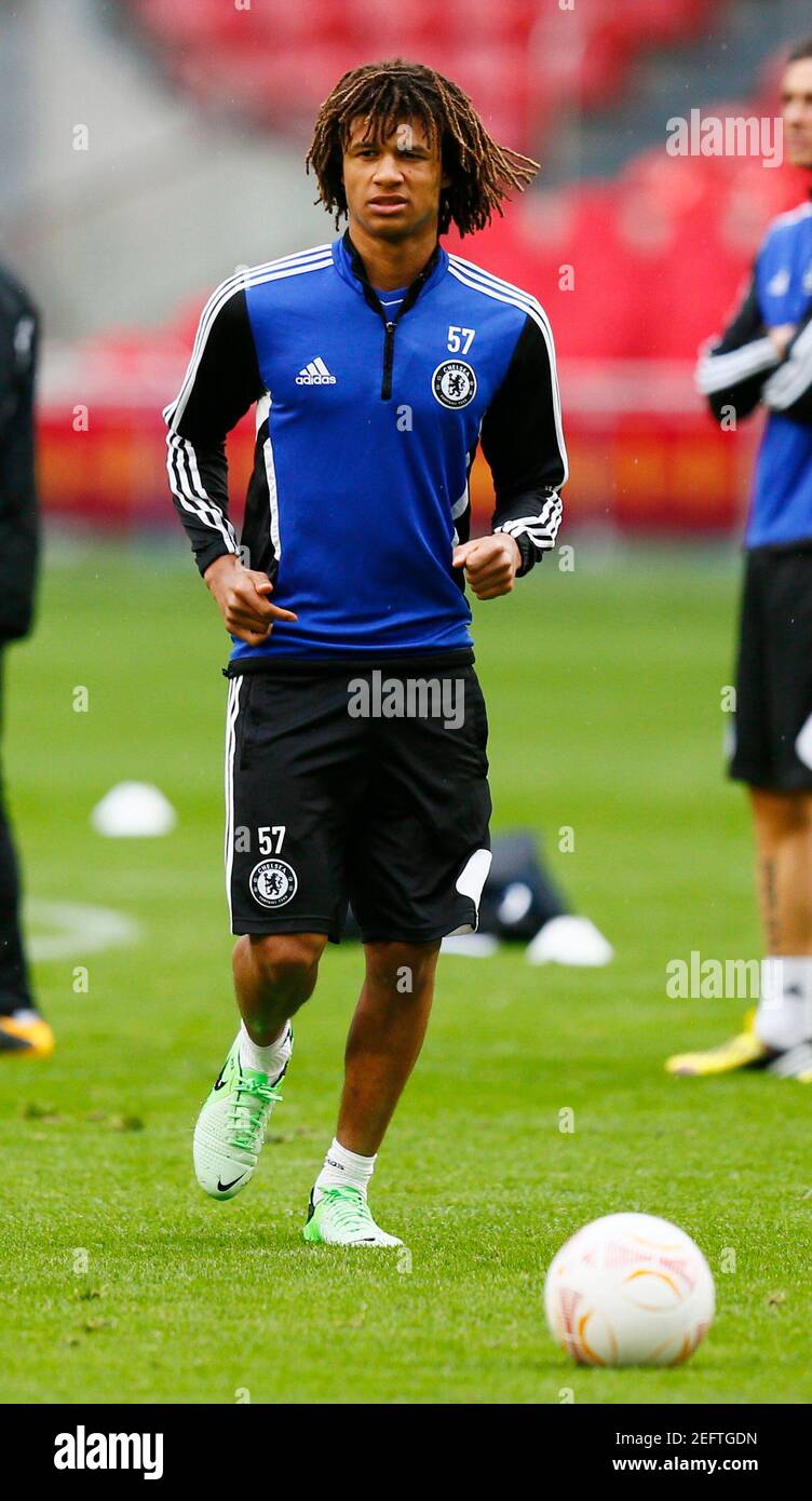 Chelseas nathan ake hi-res stock photography and images - Alamy