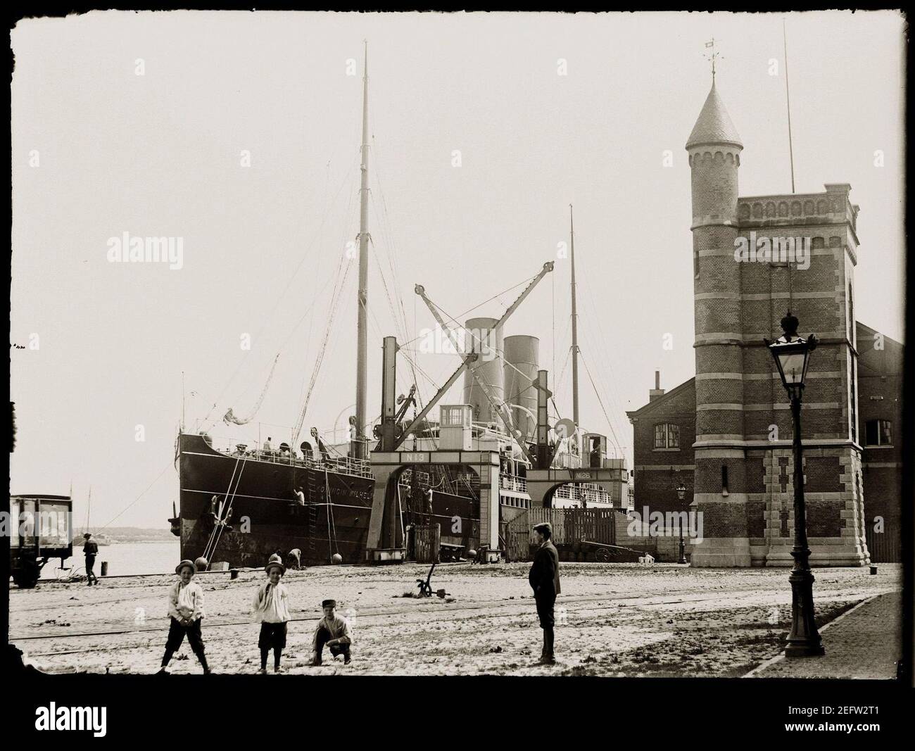 Oostelijke Handelskade, foto 19 Jacob Olie (max res Stock Photo - Alamy